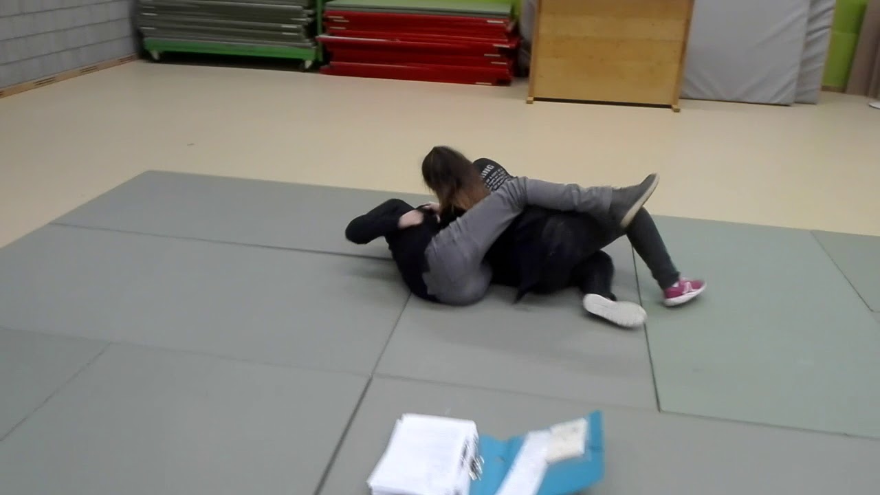 Hiza Tori Garami - YouTube