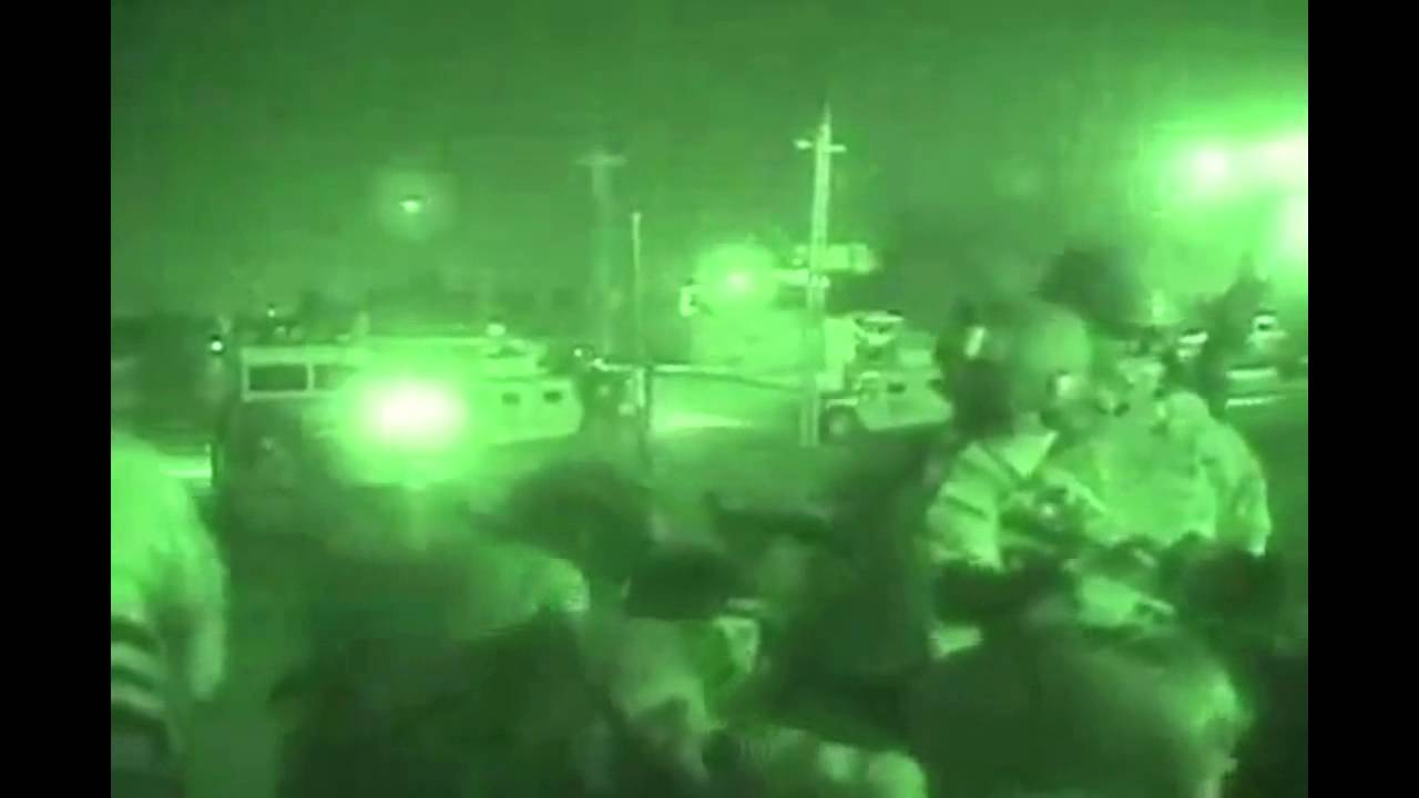 Heavy firefight at night in Iraq - YouTube