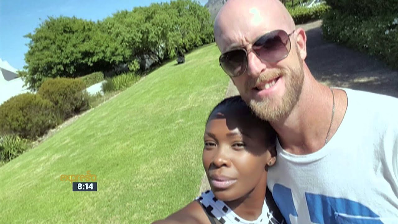 Lindor Little Moments - Sonia and Matthew Booth - YouTube