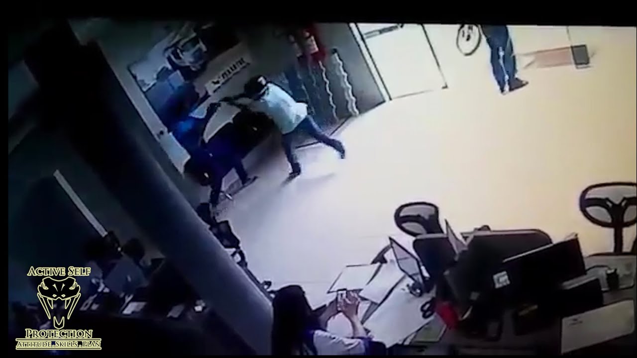 Security Guard Has Deadly Gunfight With Two Armed Robbers - YouTube