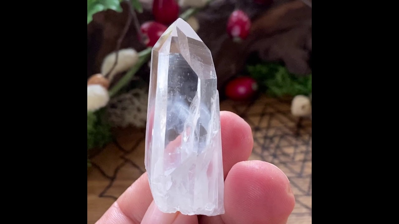 Phantom Blue Smoke Columbian Quartz - J - YouTube