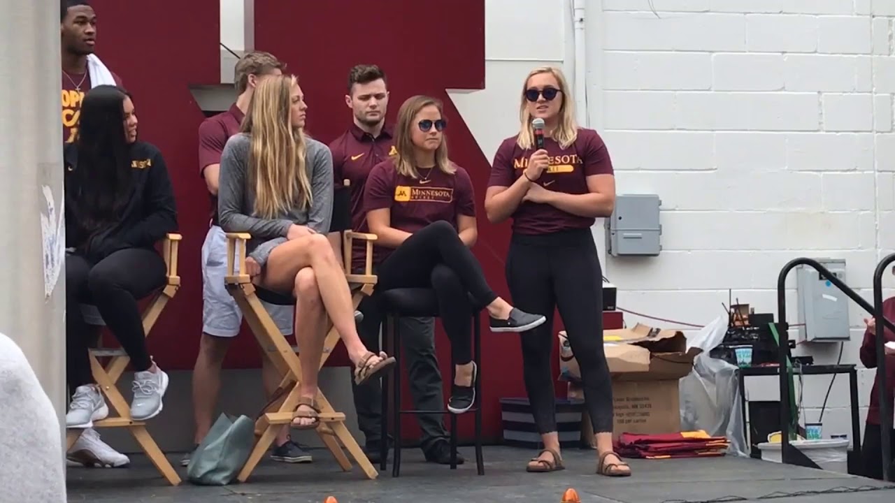 Gopher Women's Hockey at the Minnesota State Fair - YouTube