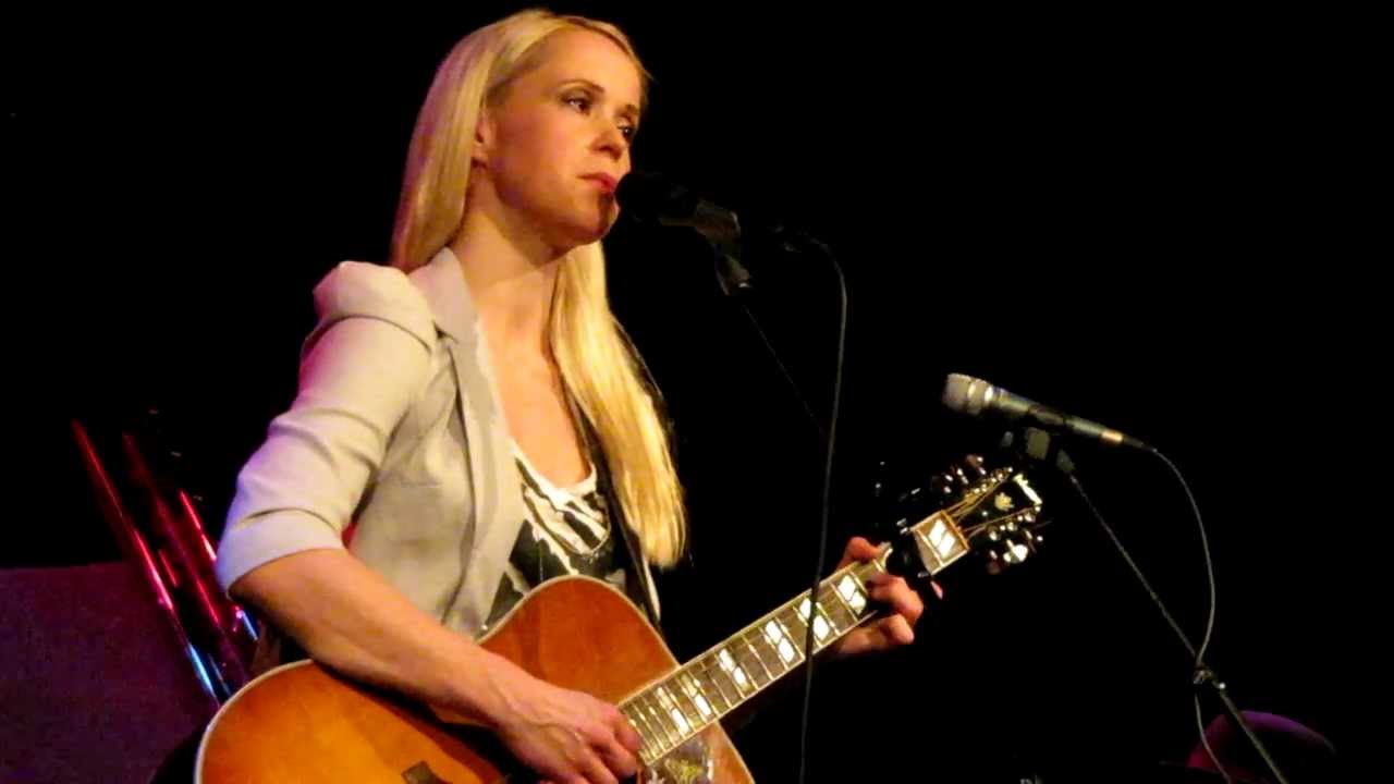 Tina Dickow - He doesn't know, live from Jazzhouse, jan. 2010 - YouTube