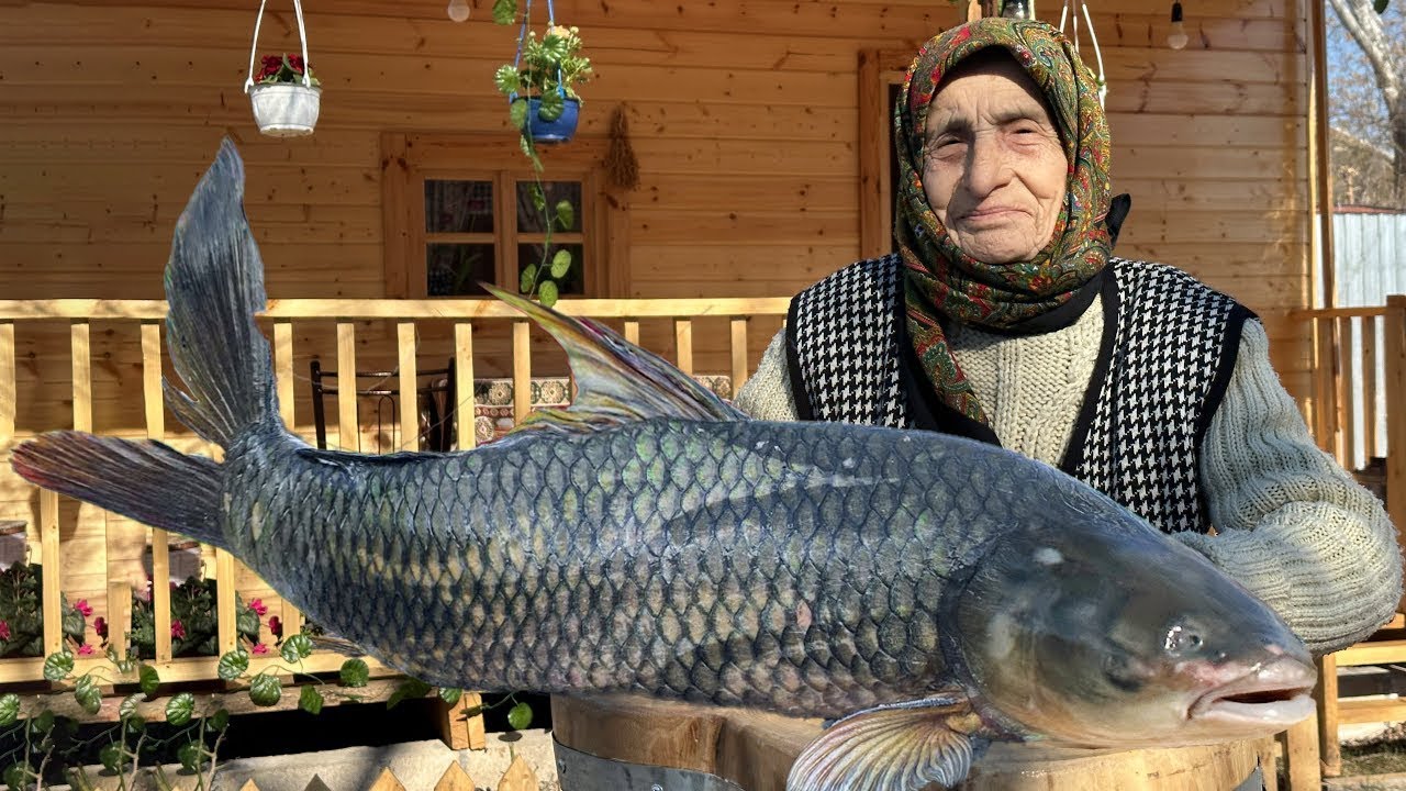 COOKING HUGE SEA SAZAN IN THE MUD OVEN! VILLAGE LIFE - YouTube