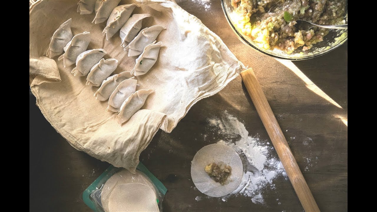 How to make Chinese Dumplings with store bought wrappers? 简易韭菜饺子 - YouTube
