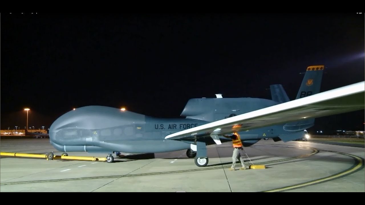 Global Hawk arrives for Australian International Airshow 15 - YouTube