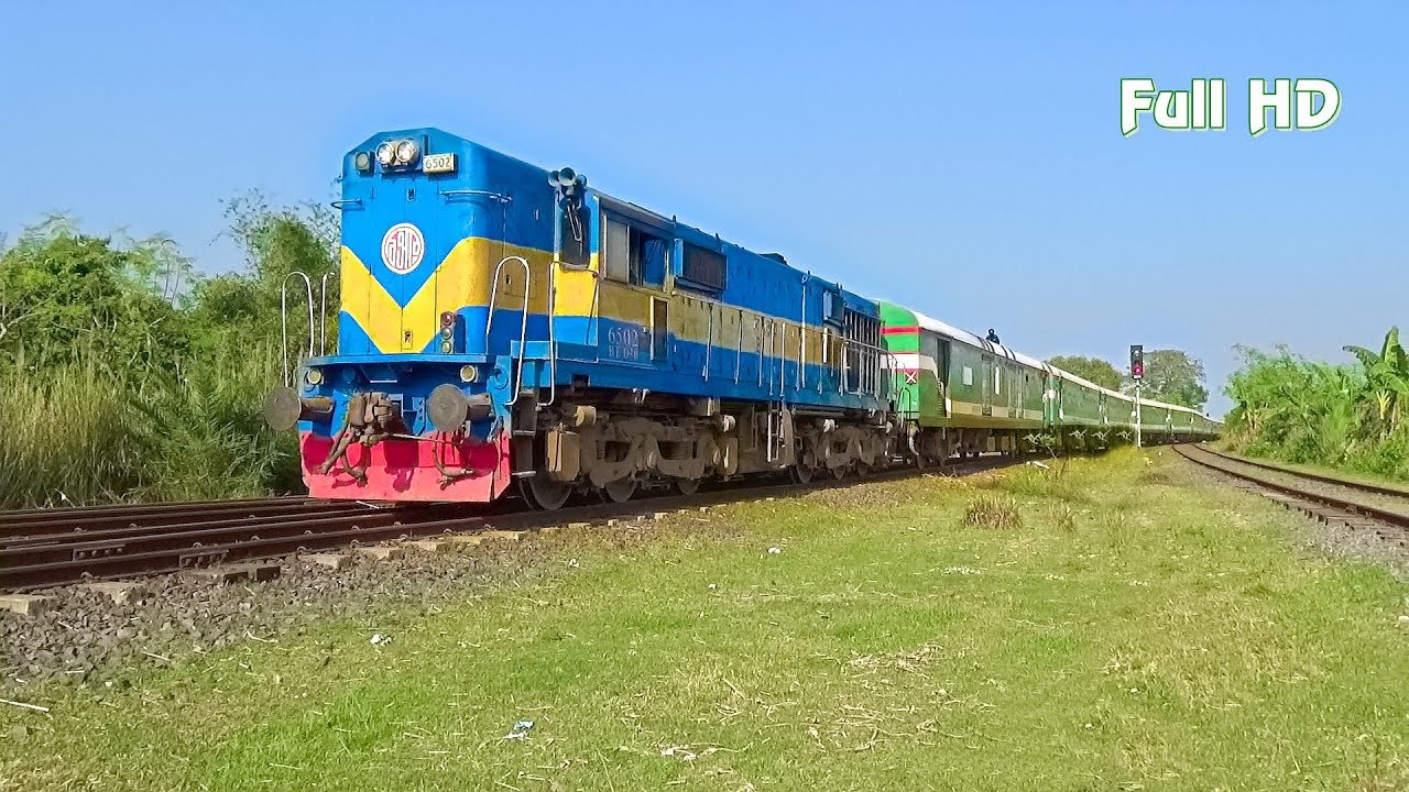 WDM 3A Loco Hauling LHB Coaches Of Intercity Train Silkcity Express ...