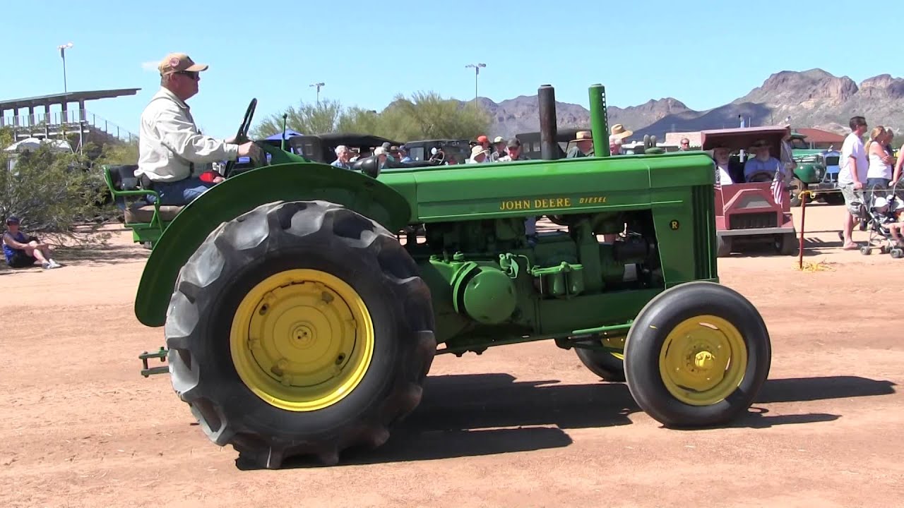 John Deere Model R Diesel In The Tractor Parade 2014 - YouTube
