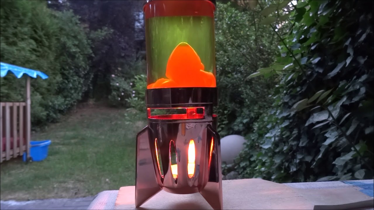 Mathmos Fireflow Lavalampe - YouTube
