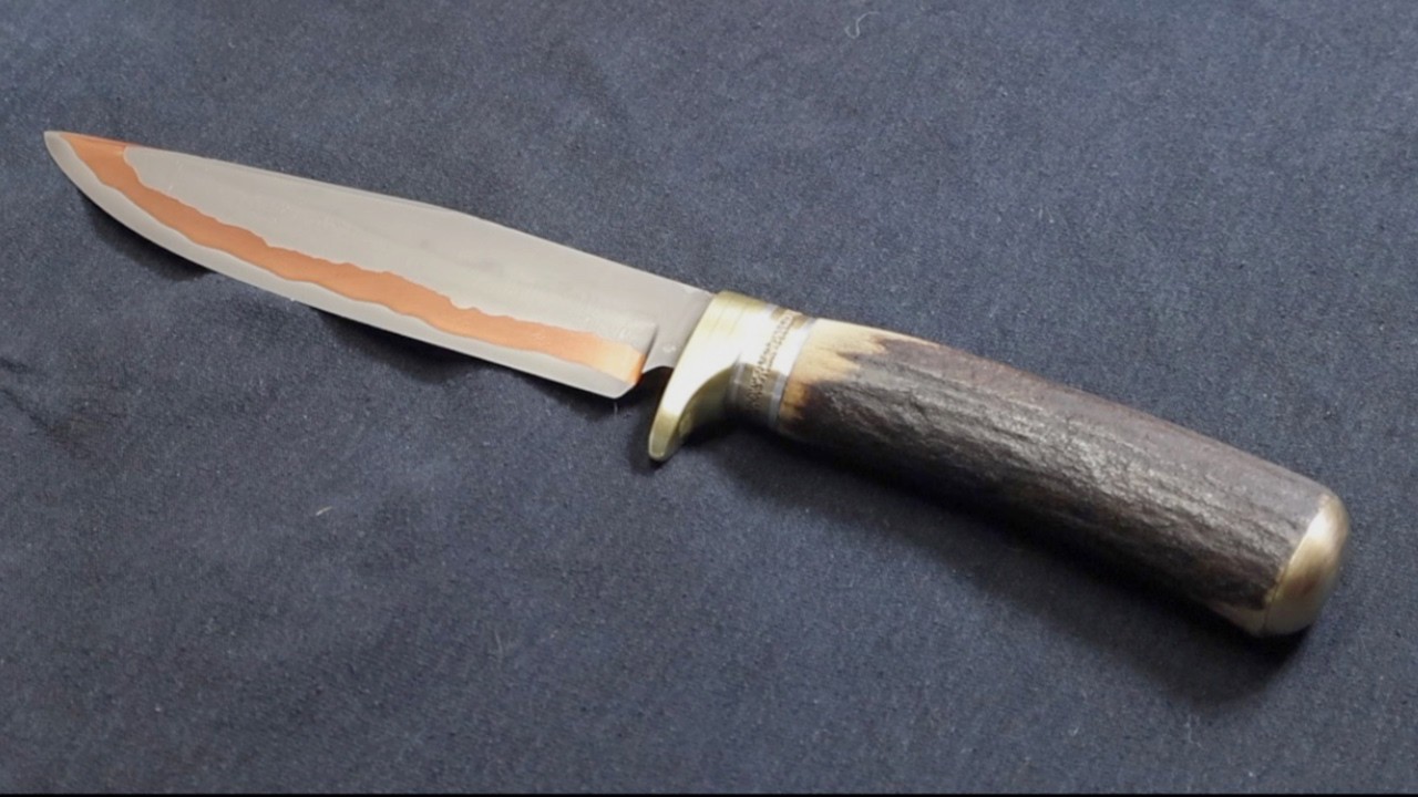 Forging a Cu Mai Hunting Knife - YouTube