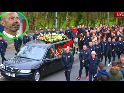 Former Italy striker Gianluca Vialli has died from cancer at the age of 58.