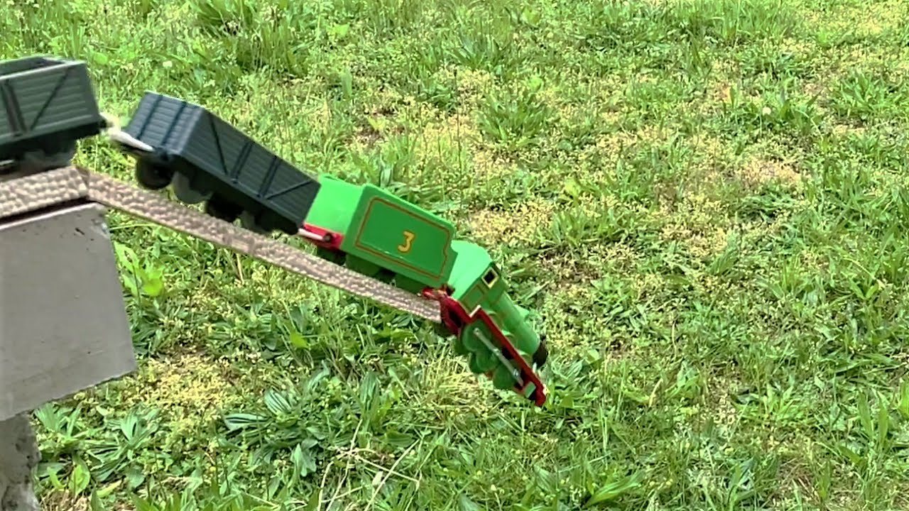 Thomas & Friends Slow Motion Crashes #4 - Henry - YouTube