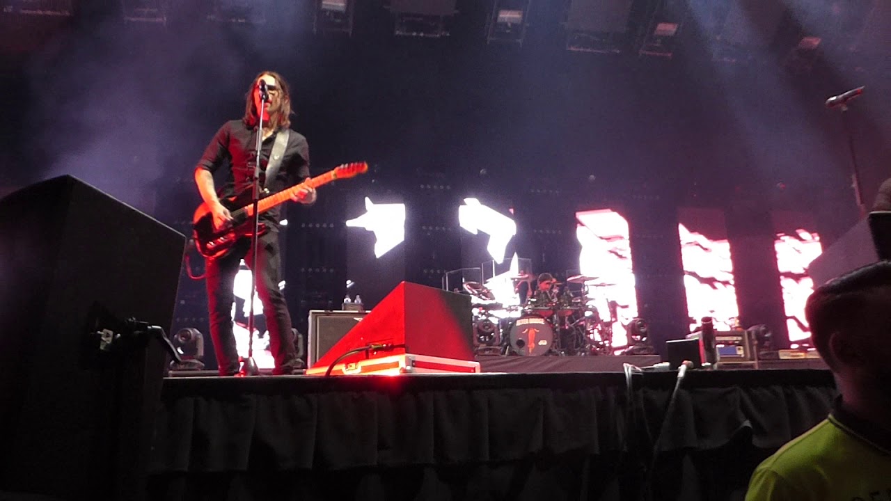 Godspeed - Alter Bridge @ SSE Hydro Glasgow 17/12/19 - YouTube