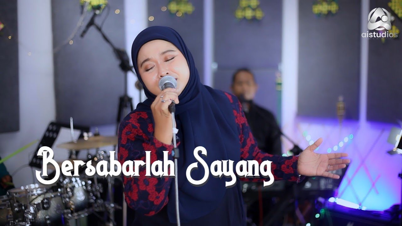 Bersabarlah Sayang | Izza Aziz | Cover Raya 2023 - YouTube