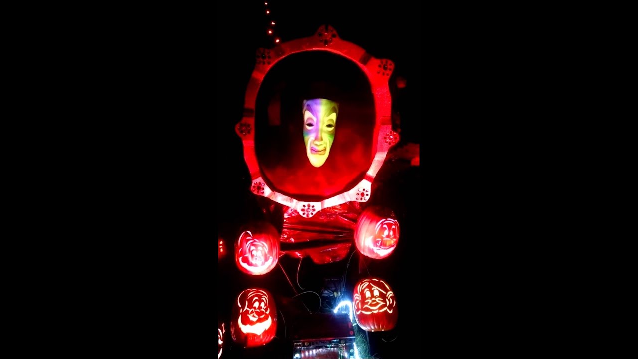 Magic mirror Halloween 2014 - YouTube