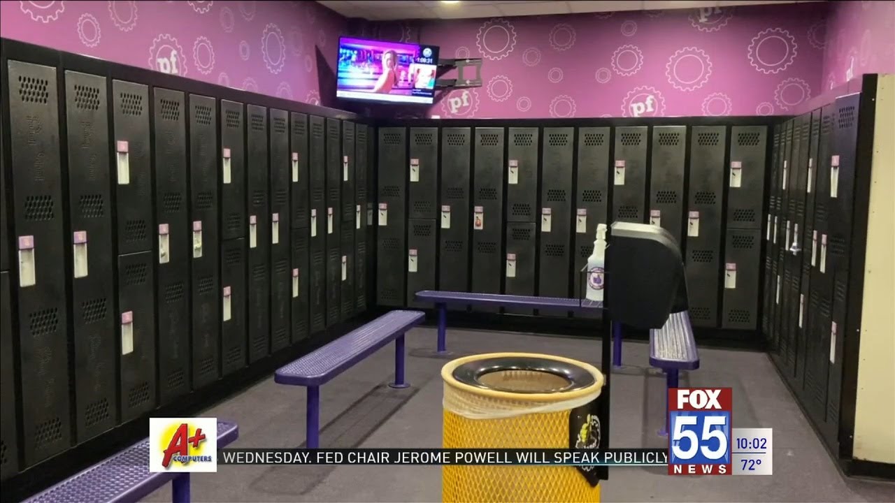 Thief steals valuables out of Fort Wayne Planet Fitness lockers - YouTube