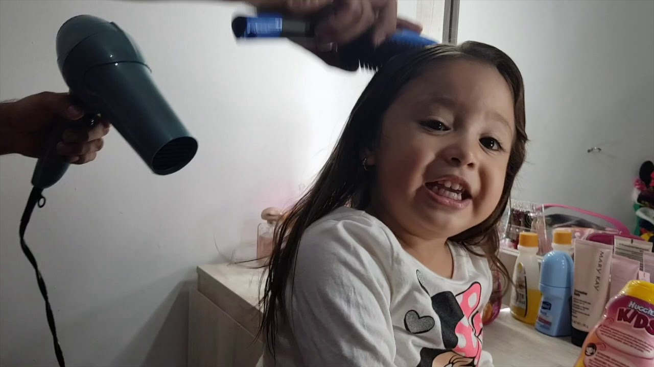 Moneando a las nenas - YouTube