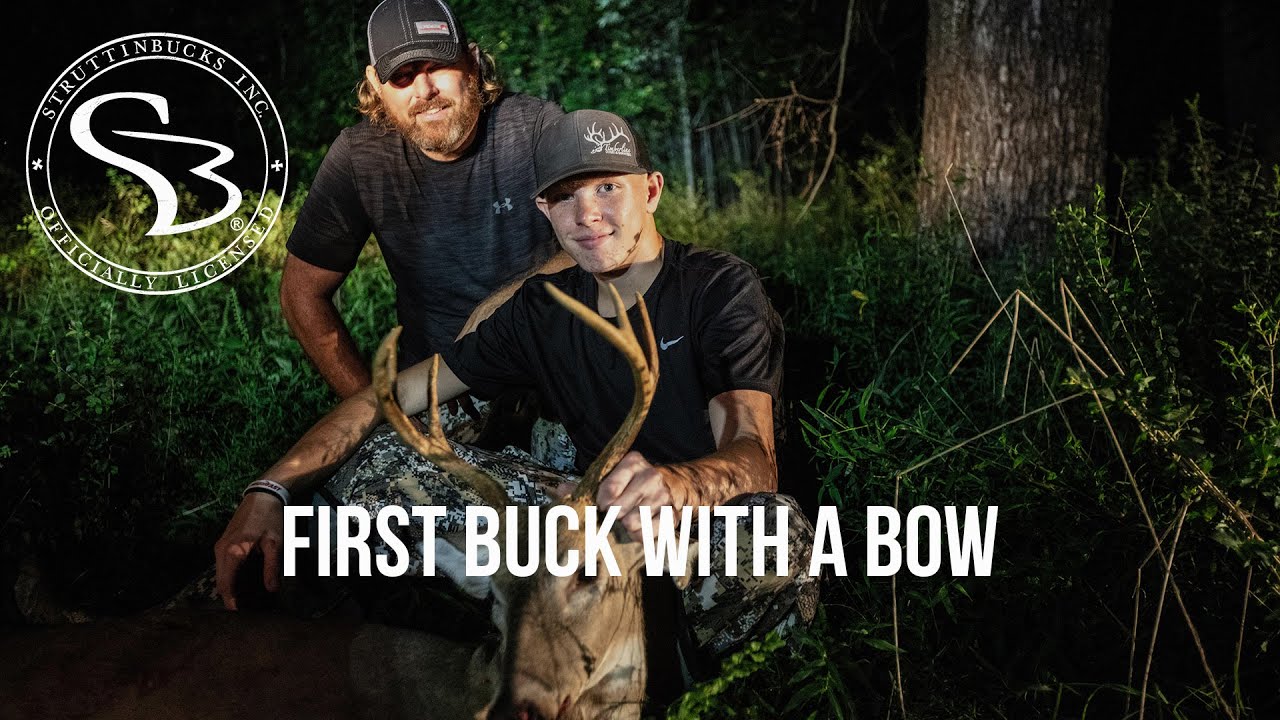 Gavin Tags His FIRST BUCK With a Bow in Arkansas - YouTube