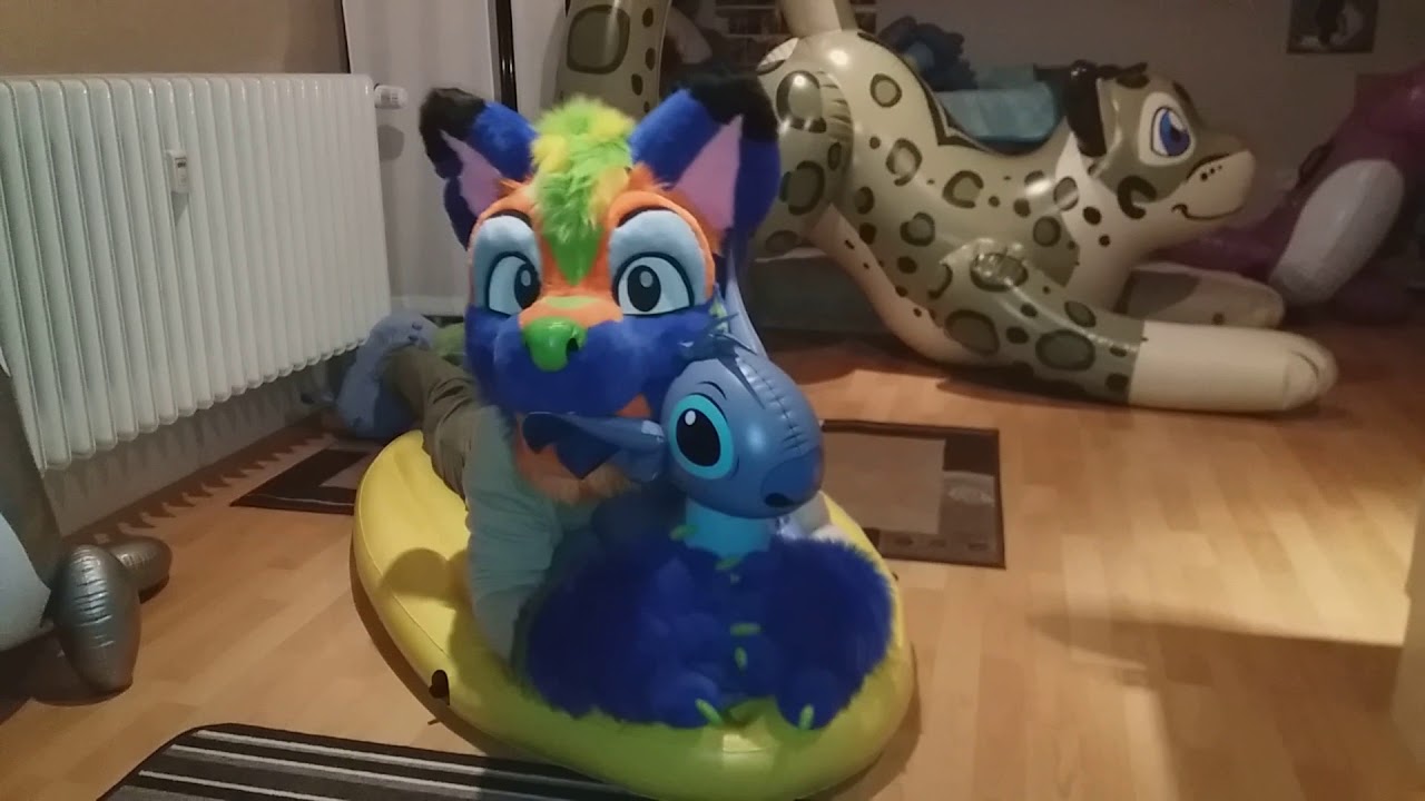 Balisto Wolfclaw rides and deflates the Disney Stitch inflatable Pool ...