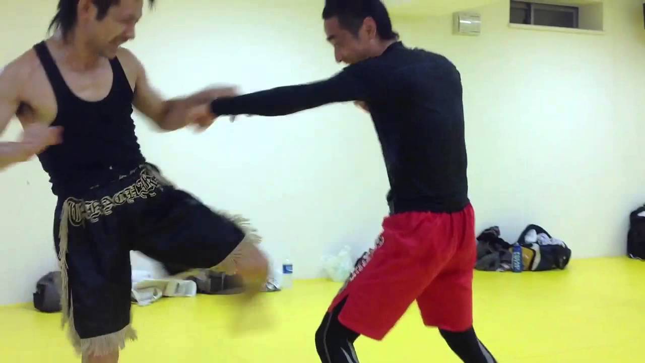 low kick with stretch reflex - YouTube