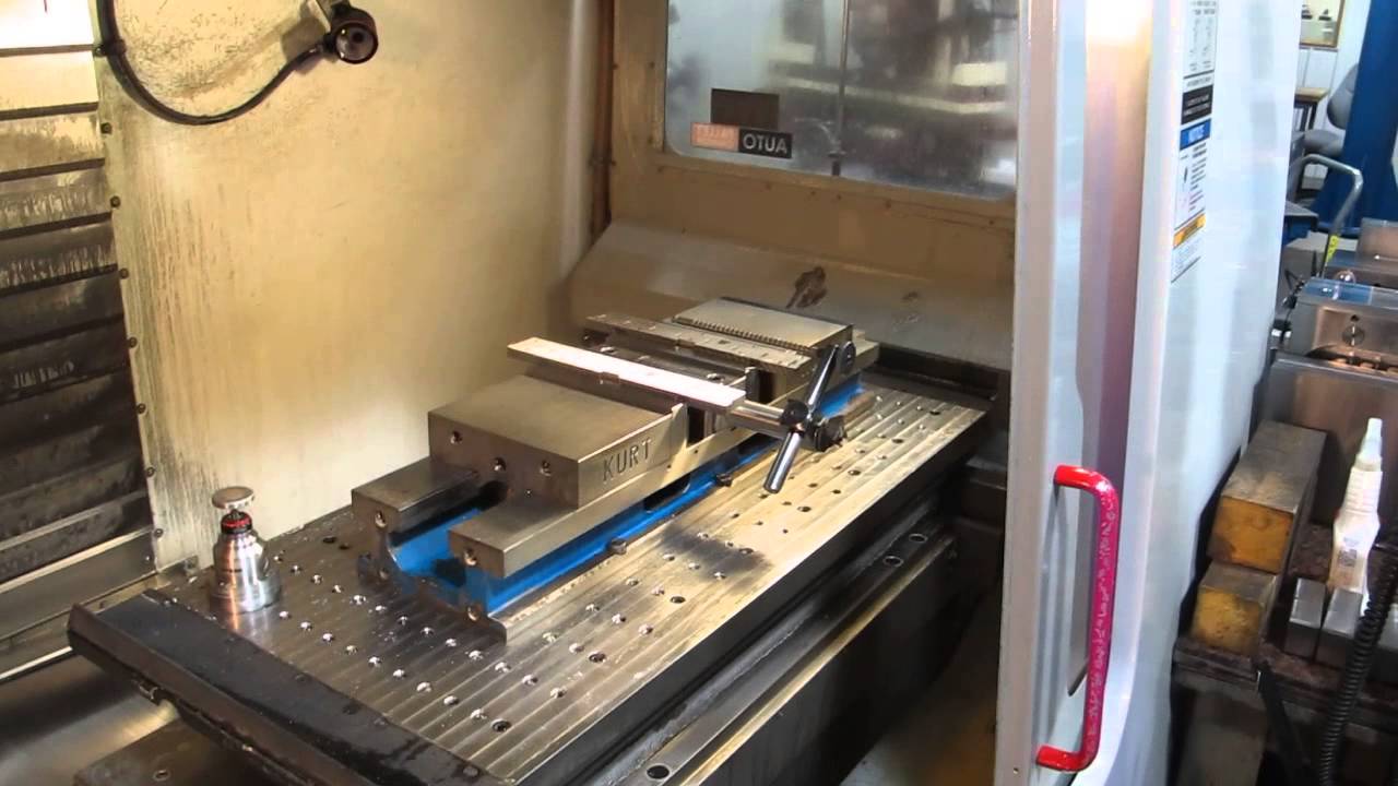 Haas VF-3SS-APC VMC w/Pallet Changer - YouTube