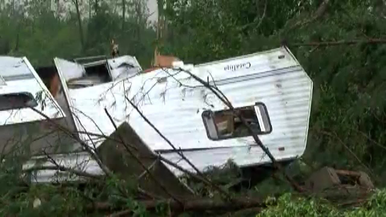 RAW VIDEO: Storm damage in Jefferson Davis County, Mississippi - YouTube