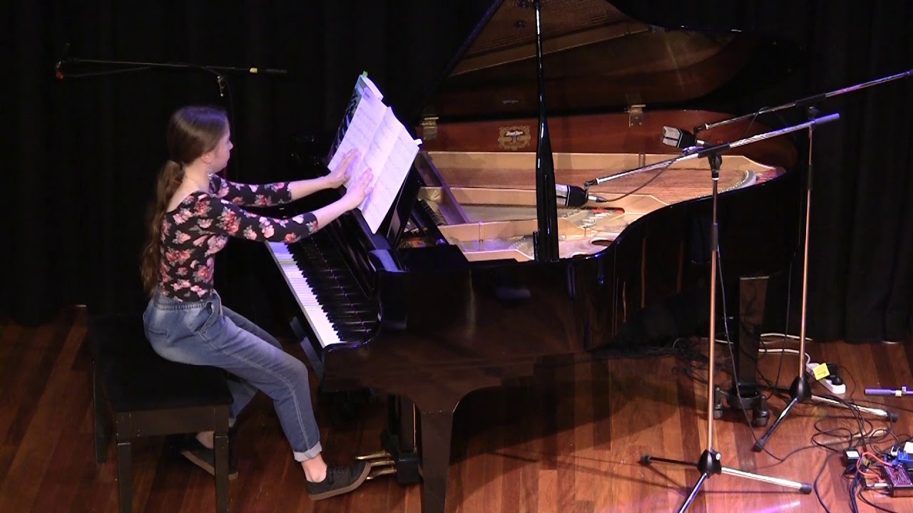 Gabrielle King performs “At last” and “Blue moon” - YouTube