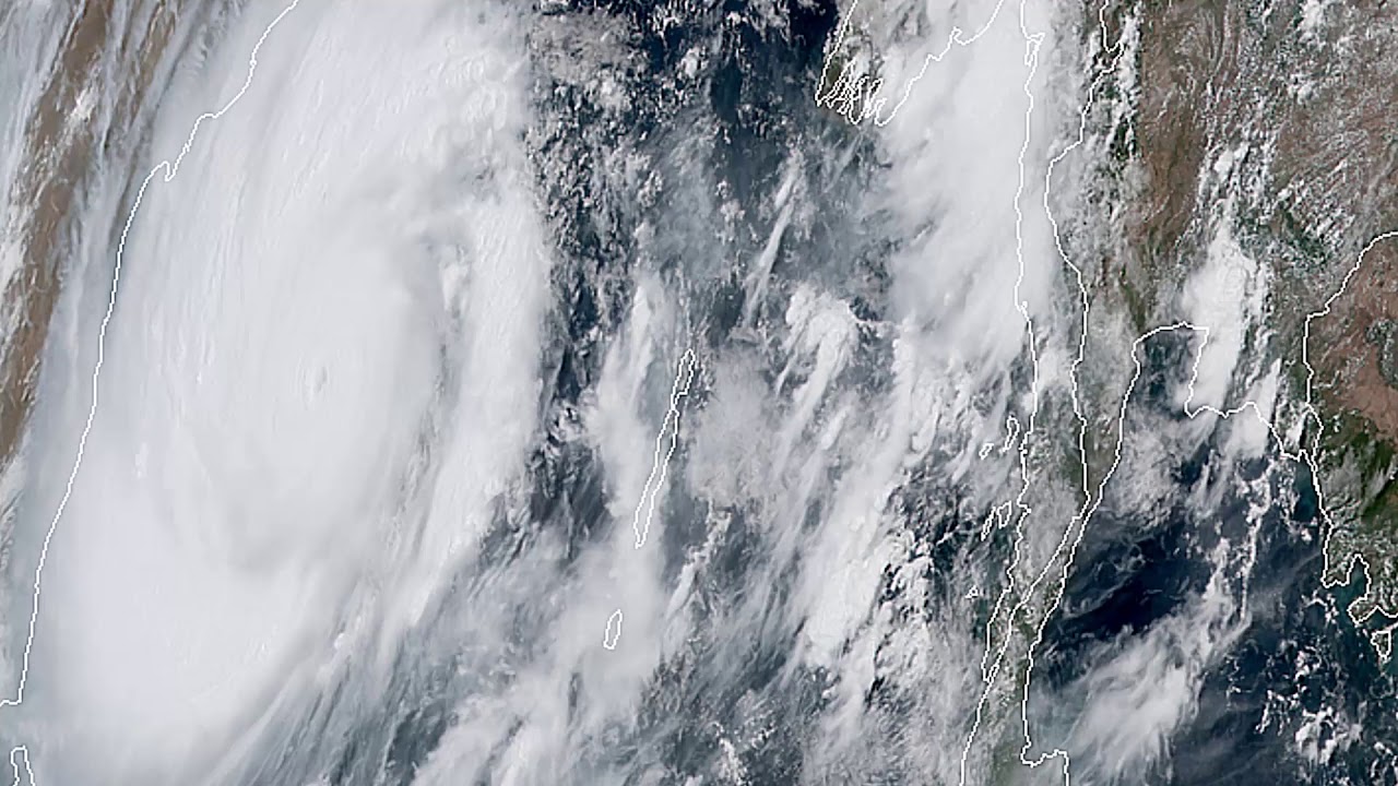 Extremely Severe Cyclone Amphan Gets Even Stronger - 11:30am IST May 18 ...