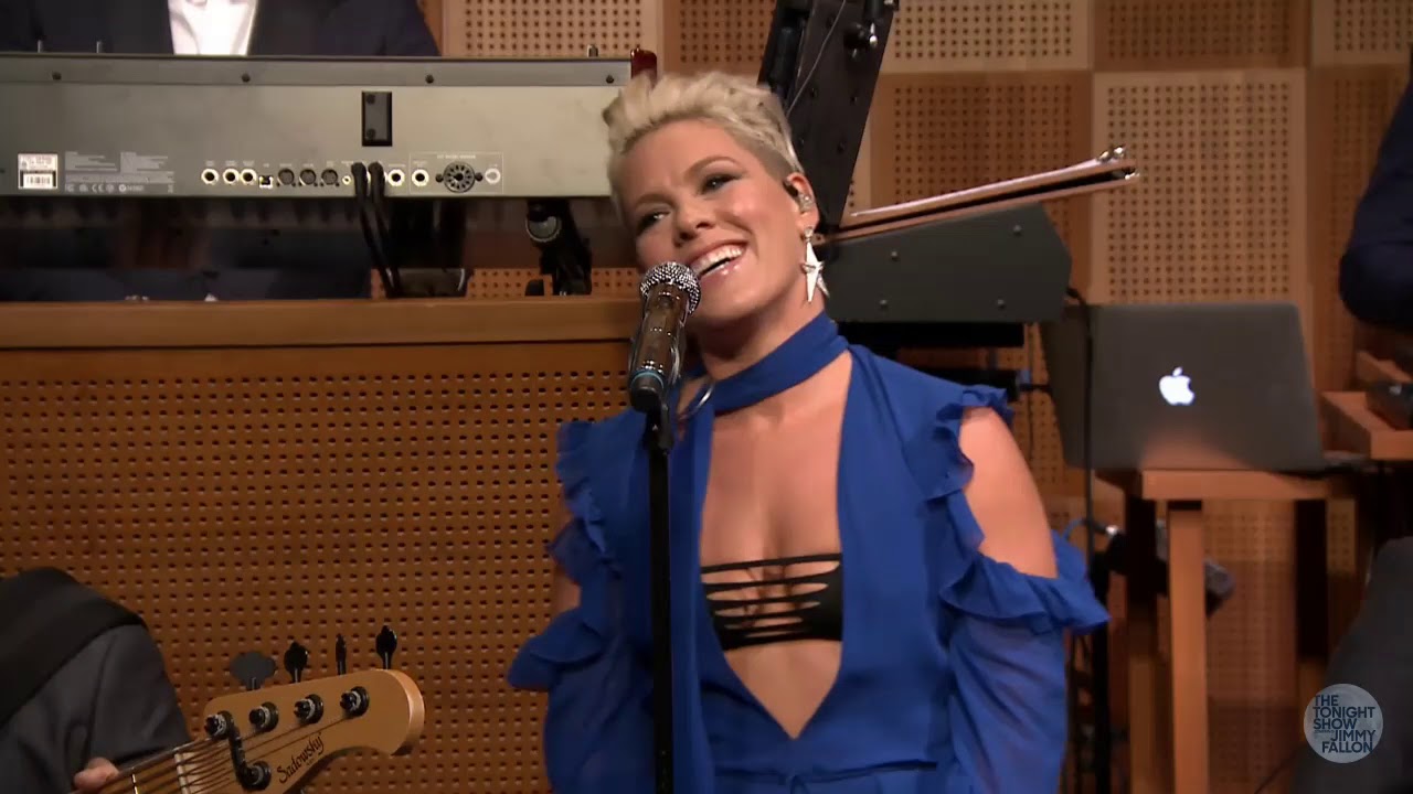 PINK ON THE TONIGHT SHOW WITH JIMMY FALLON 2017 - YouTube