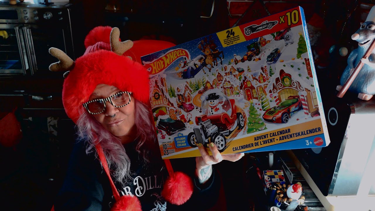 Tink and the Bonus Advent Calendar Day! Hot Wheels!! - YouTube