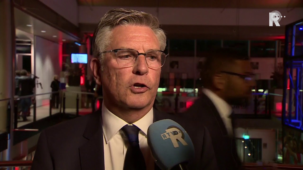 Martin van Geel over de ontwikkelingen rondom Robin van Persie - YouTube