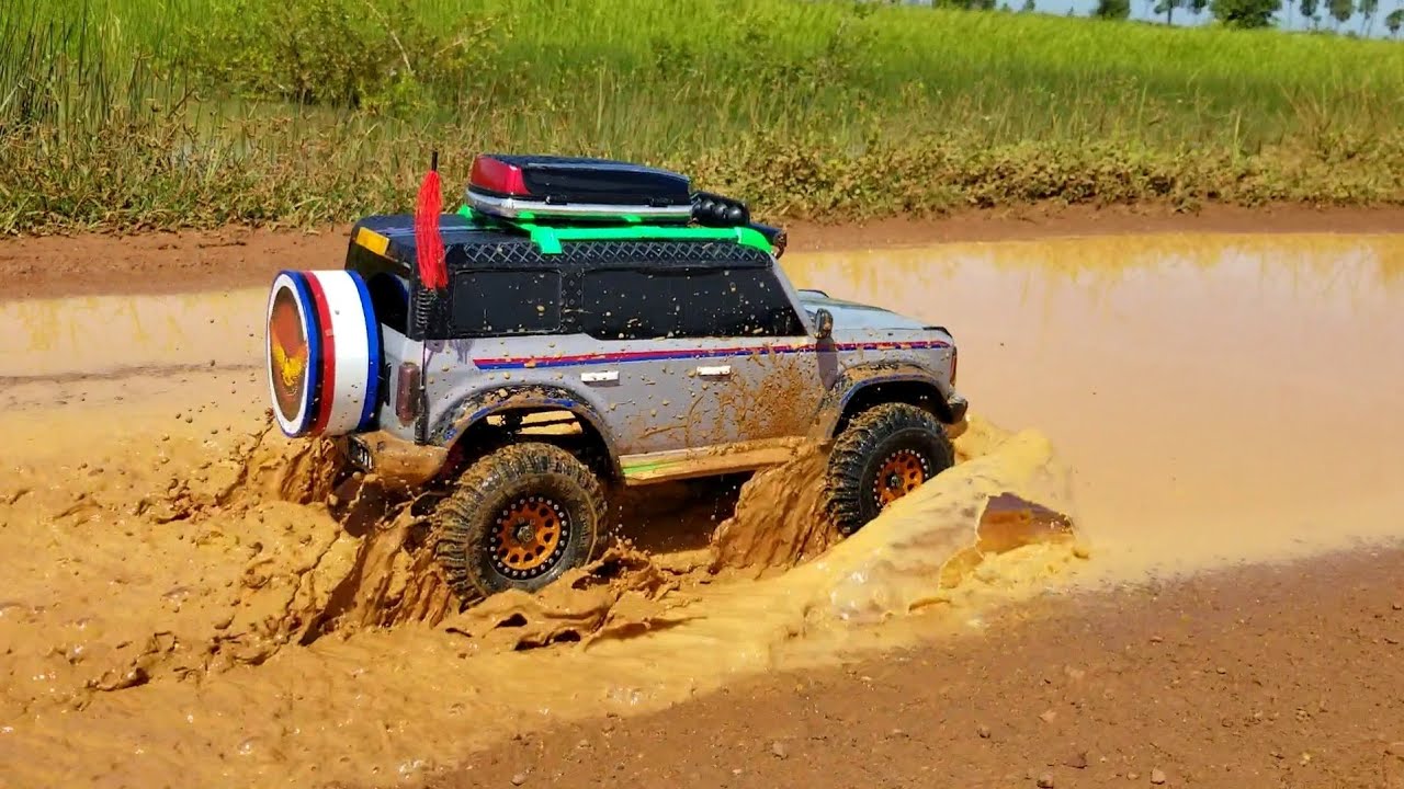 rc car off road 4×4 traxxas trx4 ford bronco adventure on water road ...