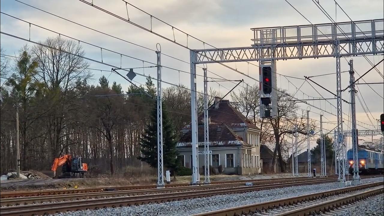 Piękne Trio czyli 3E-100-030, 3E-100-063, S200-249 luzem mijają wręczyce - YouTube