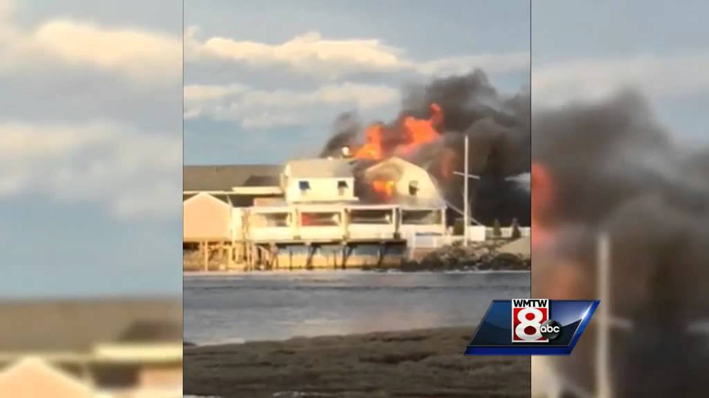 Raw video: Onlookers capture Ogunquit fire - YouTube