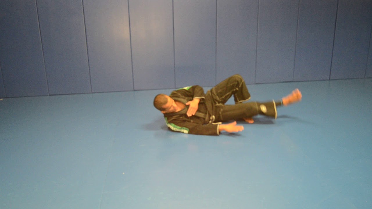 Correct way to Side Fall in Brazilian Jiu Jitsu - YouTube