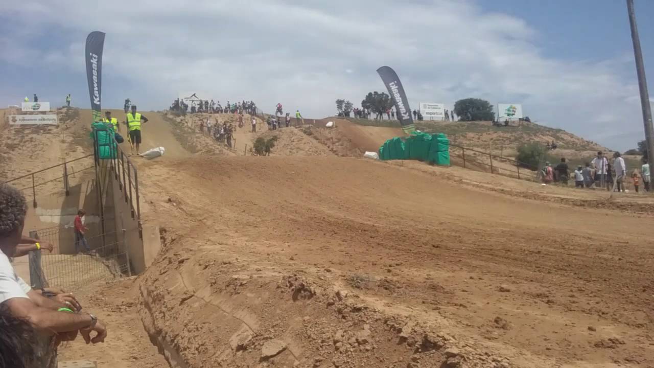 Crazy kid amazing jump on kx 85 - YouTube