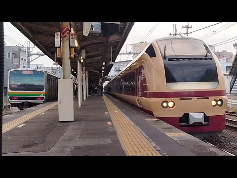 【近郊型E231系と並ぶシーン！】【団体臨時列車｢いばらきまんぷくトレイン｣】E653系1000番台K70編成(連結器カバーあり)が団体列車として蓮田駅2番線を発車(9531M)2023/12 ...