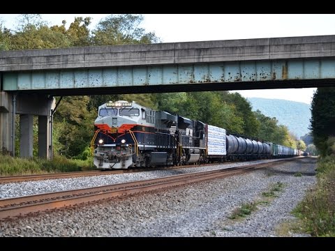 NS W7A with NS 8101 Central of Georgia leading - YouTube