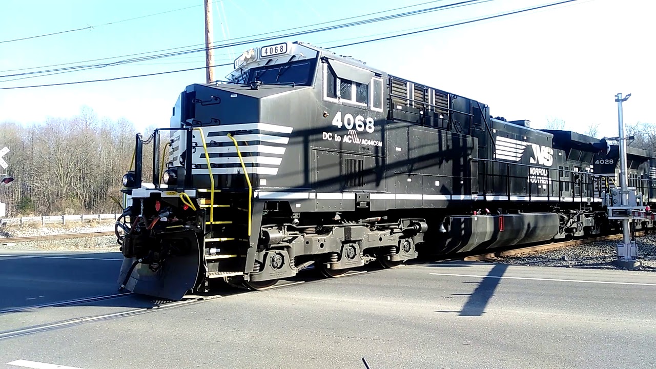 NS 4068 returning from Clayton Delaware - YouTube