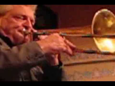 Trombonist Russ Phillips, at Chicago Brauhaus - YouTube
