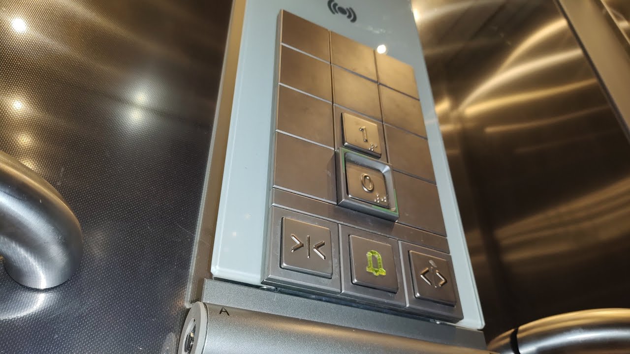 Testing The Zoom Am7 External Microphone In The Beefeater Schindler ...