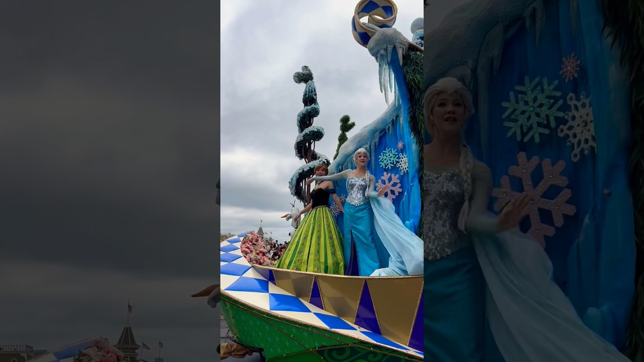 🔵Frozen Elsa And Anna Disney World Parade - YouTube