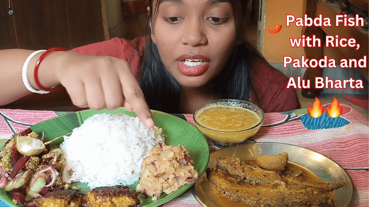 Bengali Eating Show | Delicious Pabda Fish with Rice, Pakoda, Daal and ...