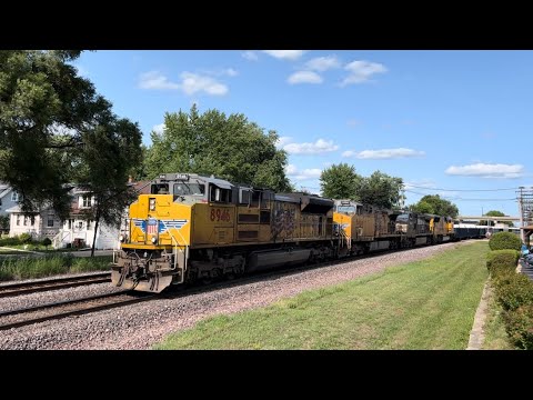 UP manifest w/ UP 8946 (SD70AH), UP 6366, NS 9634, & UP 4804 (SD70M) @ Rochelle, Illinois - YouTube