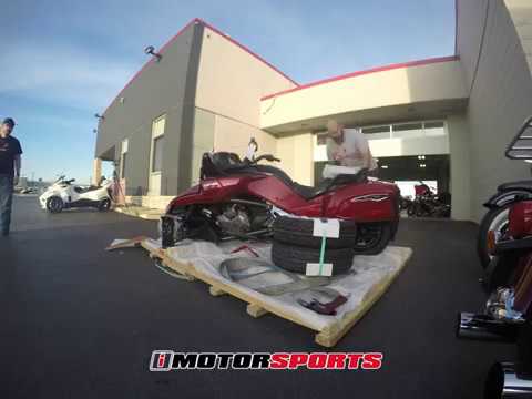 Time lapse Can-Am Spyder Un-boxing - YouTube