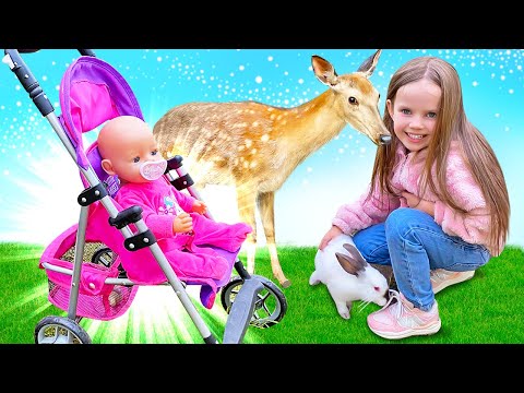Baby Born Puppen Video - Maya und Lina füttern ein Reh. Lustiges Video mit Puppen für Kinder