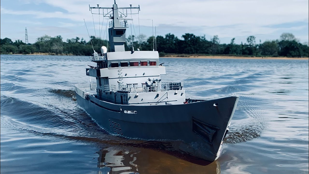 1/72 scale Model RC boat, HMS Leeds Castle full build - YouTube