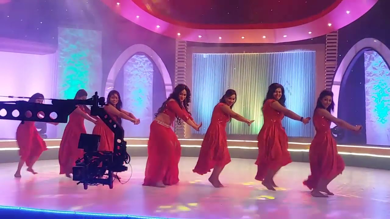 new Item dance performed by popy 2018 - YouTube