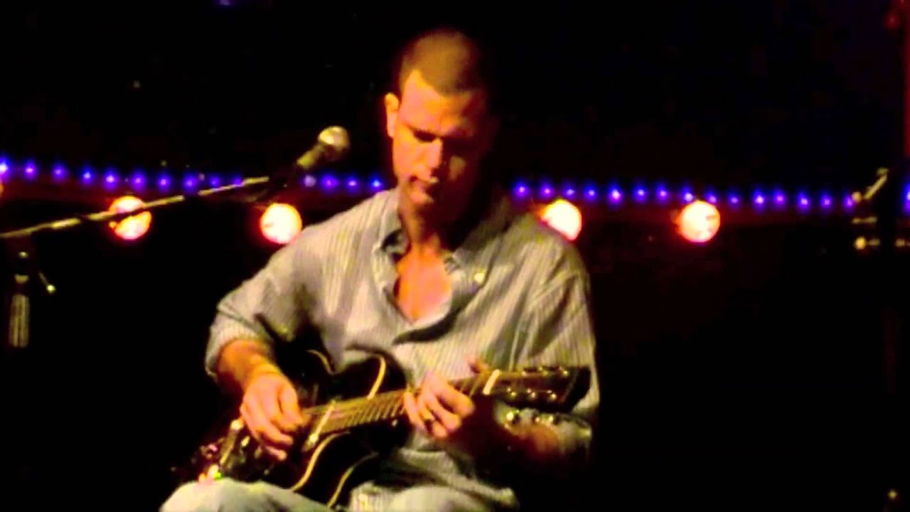 Aaron Burton live at the Goat in East Dallas (Hot Diggety James) - YouTube