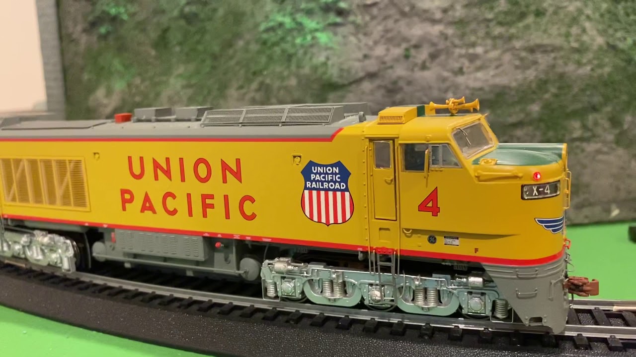 ScaleTrains Union Pacific GTEL 8500 Horsepower Turbine Review - YouTube